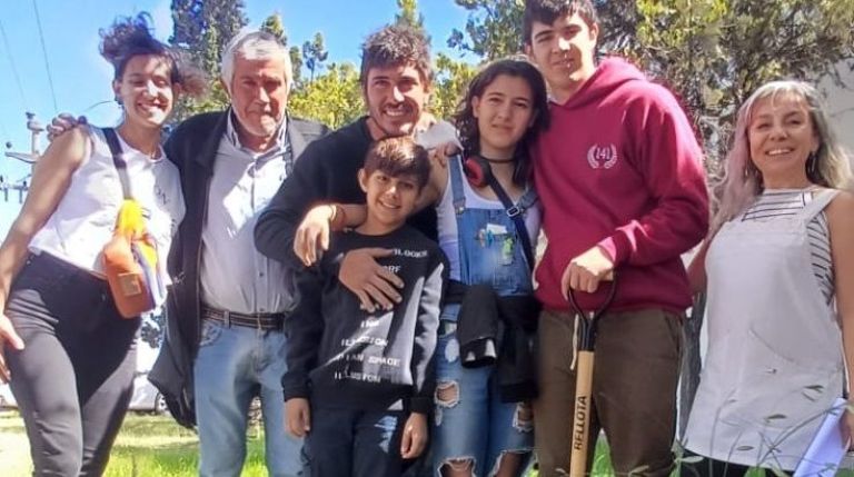 Emotivo homenaje en la Escuela "El Dique" a la docente fallecida Norma ...