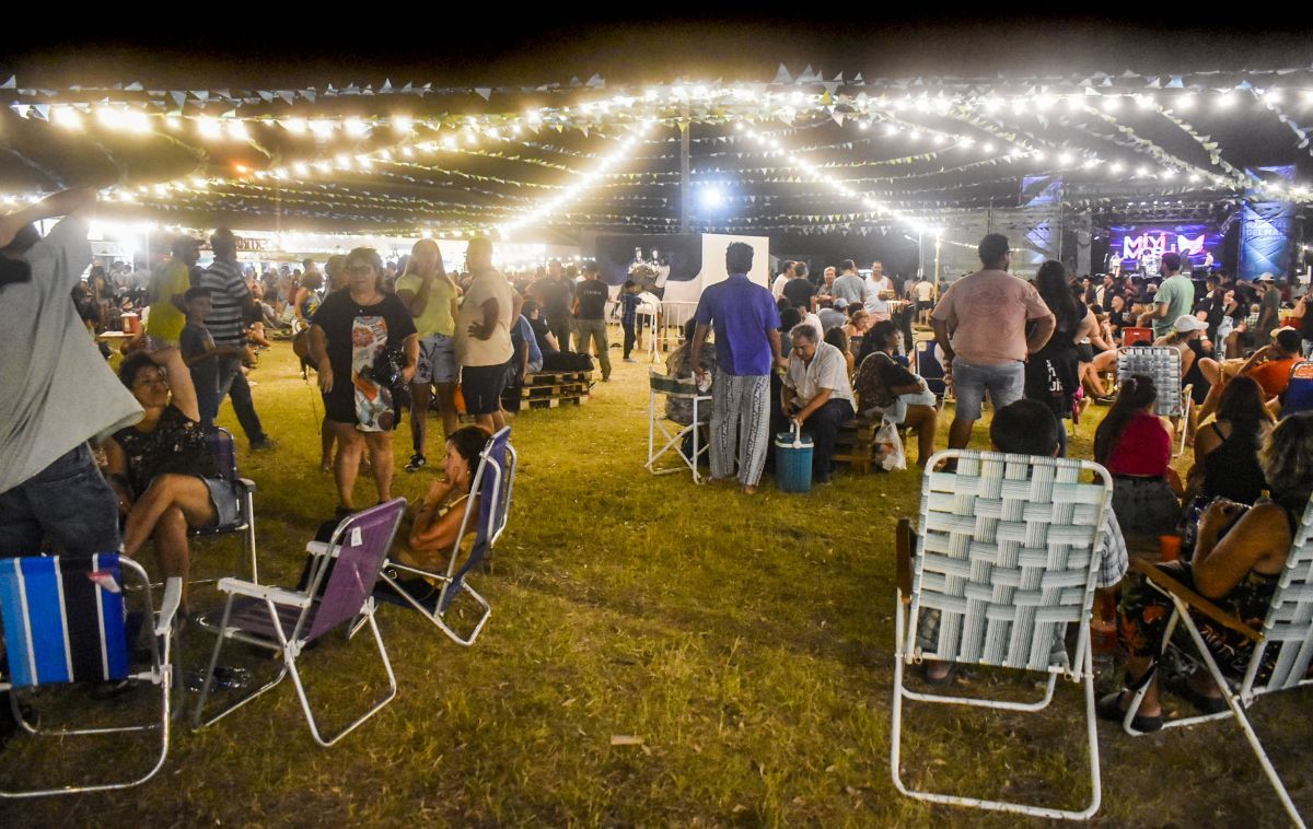 La segunda función de la Fiesta del Mar y El Acampante fue a todo ritmo ...