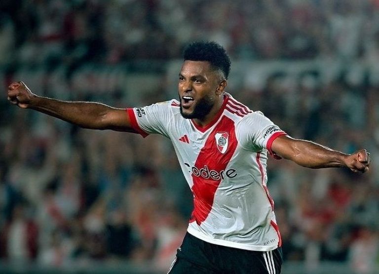 Al ritmo del “Colibrí”, River le ganó a Independiente Rivadavia y se trepó a la punta ...