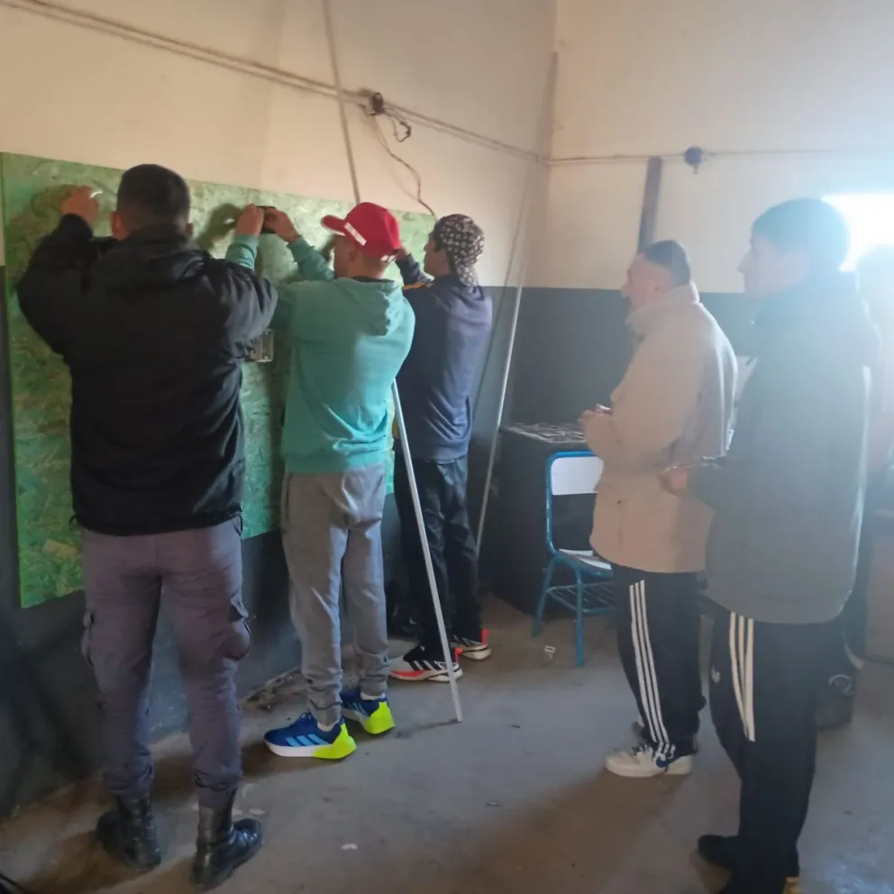 Internos del Penal 1 de Viedma egresaron de un taller de electricidad para su reinserción social ...