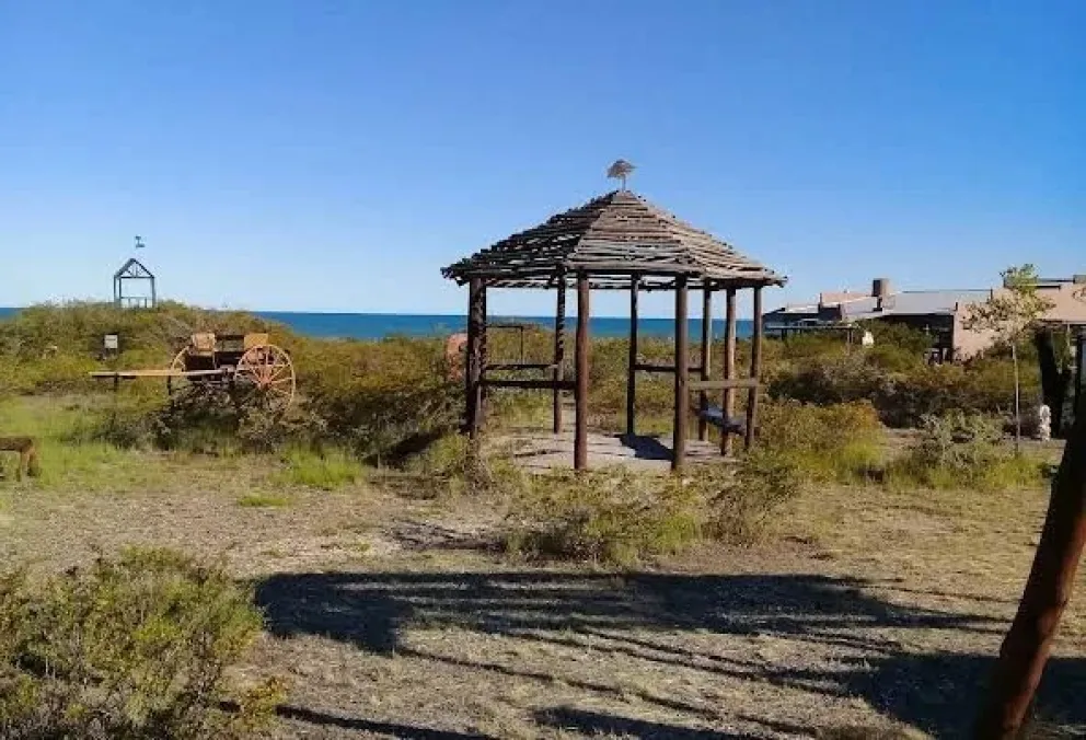 Un refugio de historia, naturaleza y cultura a pasos de Las Grutas ...